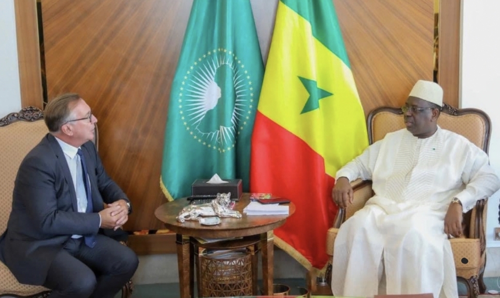 A la Une - Industrie du luxe : Macky Sall a reçu le célèbre groupe ...
